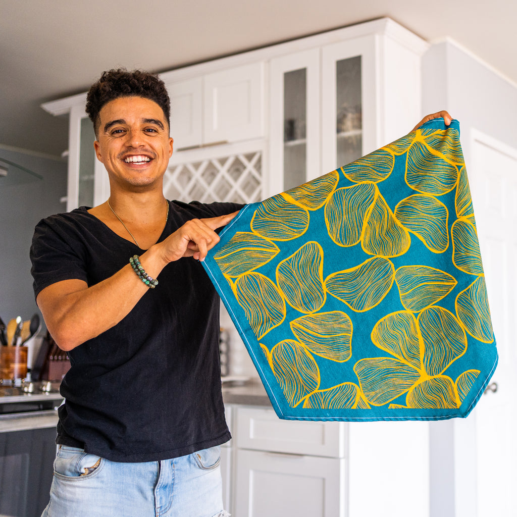 Buzzee Beeswax Reusable Food Wraps | Cut out single-use plastics